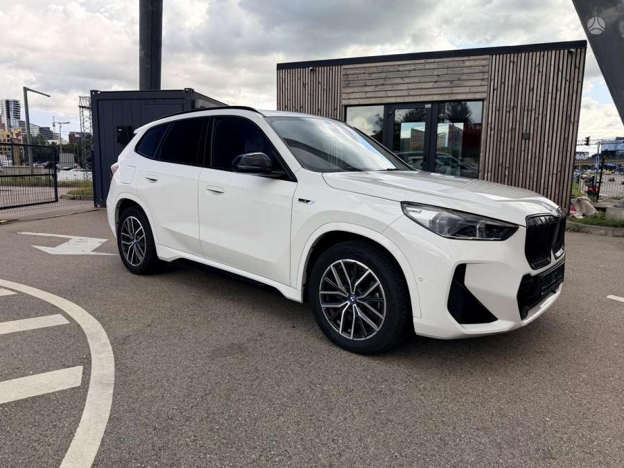 Balts BMW X1 2023 Viļņa, ar dzinēja tilpumu 1.50 L un nobraukumu 177 tūkst. km par 32400 €, foto 1 vietnē AUTOMOTO.COM.LV