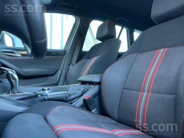 White BMW X1 2014 in Riga, with an engine capacity of 2.00 L and mileage of 296 thousand km for 8199 €, photo 9 on AUTOMOTO.COM.LV