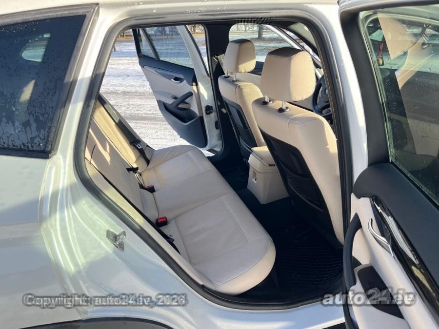 Balts BMW X1 2011 Tallina, ar dzinēja tilpumu 2.00 L un nobraukumu 155 tūkst. km par 9999 €, foto 10 vietnē AUTOMOTO.COM.LV
