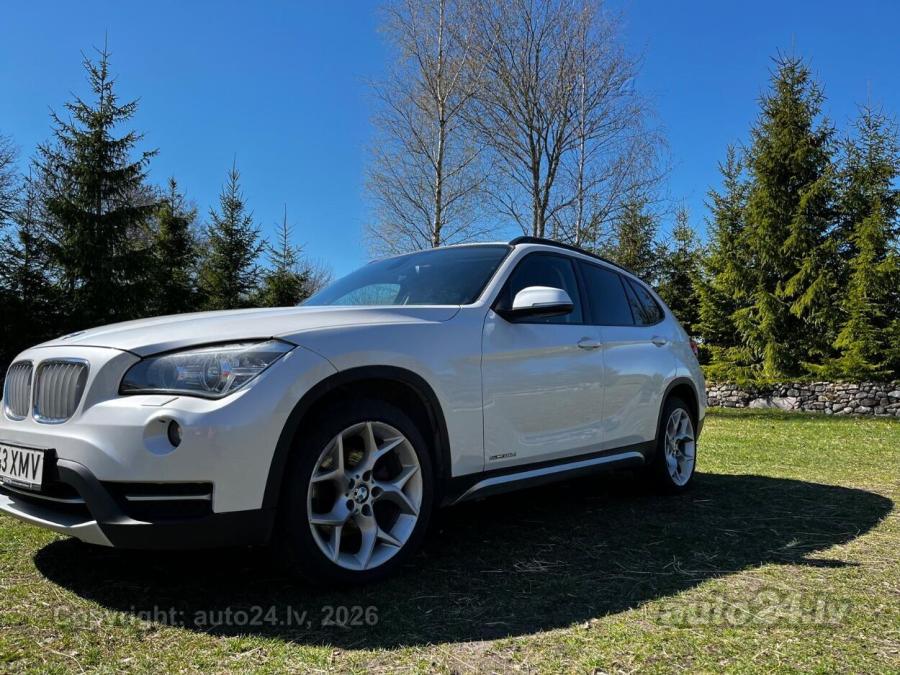 White BMW X1 2014 in Kuressaare, with an engine capacity of 2.00 L and mileage of 276 thousand km for 8890 €, photo 5 on AUTOMOTO.COM.LV