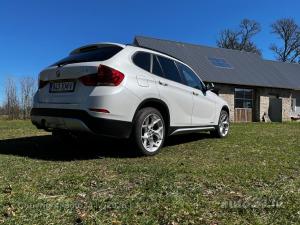 White BMW X1 2014 in Kuressaare, with an engine capacity of 2.00 L and mileage of 276 thousand km for 8890 €, photo 6 on AUTOMOTO.COM.LV