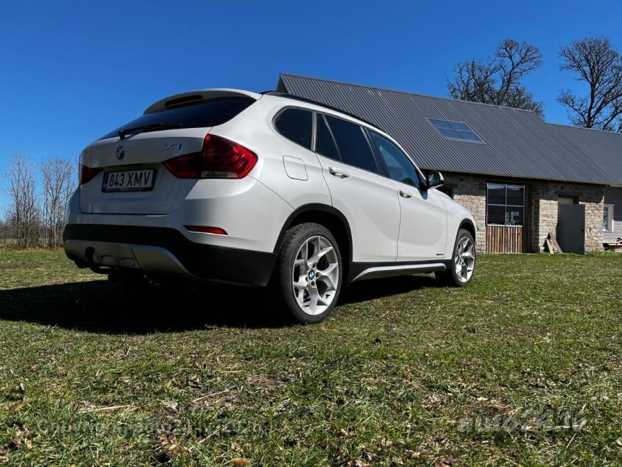 White BMW X1 2014 in Kuressaare, with an engine capacity of 2.00 L and mileage of 276 thousand km for 8890 €, photo 6 on AUTOMOTO.COM.LV