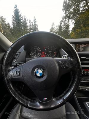 White BMW X1 2014 in Kuressaare, with an engine capacity of 2.00 L and mileage of 276 thousand km for 8890 €, photo 8 on AUTOMOTO.COM.LV