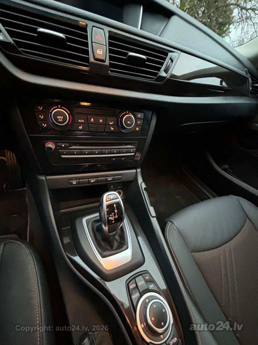 White BMW X1 2014 in Kuressaare, with an engine capacity of 2.00 L and mileage of 276 thousand km for 8890 €, photo 11 on AUTOMOTO.COM.LV
