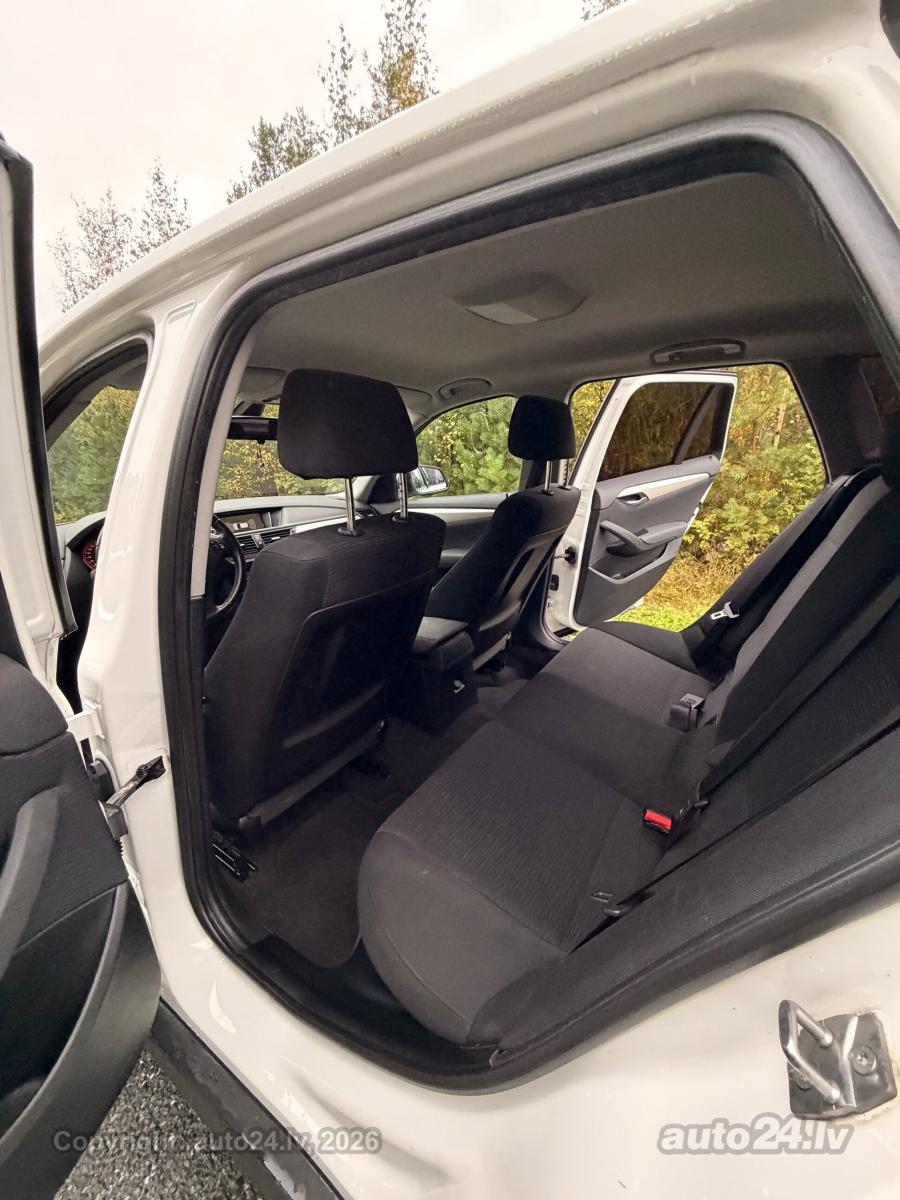 White BMW X1 2014 in Tallinn, with an engine capacity of 2.00 L and mileage of 242 thousand km for 8700 €, photo 6 on AUTOMOTO.COM.LV