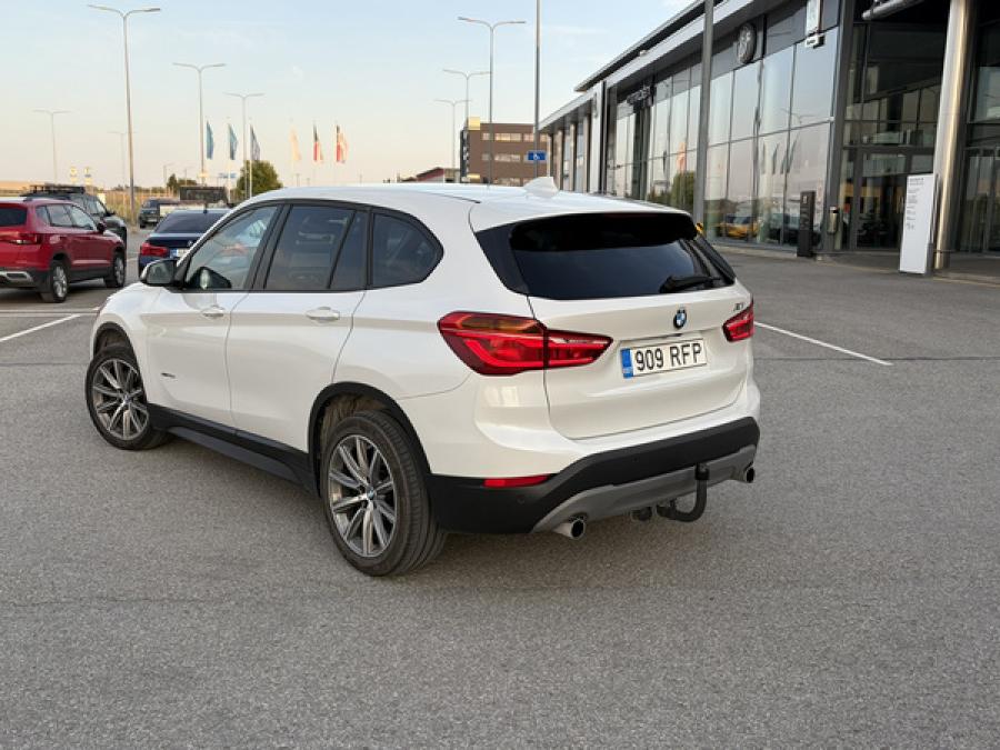 White BMW X1 2016 in Tallinn, with an engine capacity of 2.00 L and mileage of 149 thousand km for 15900 €, photo 5 on AUTOMOTO.COM.LV