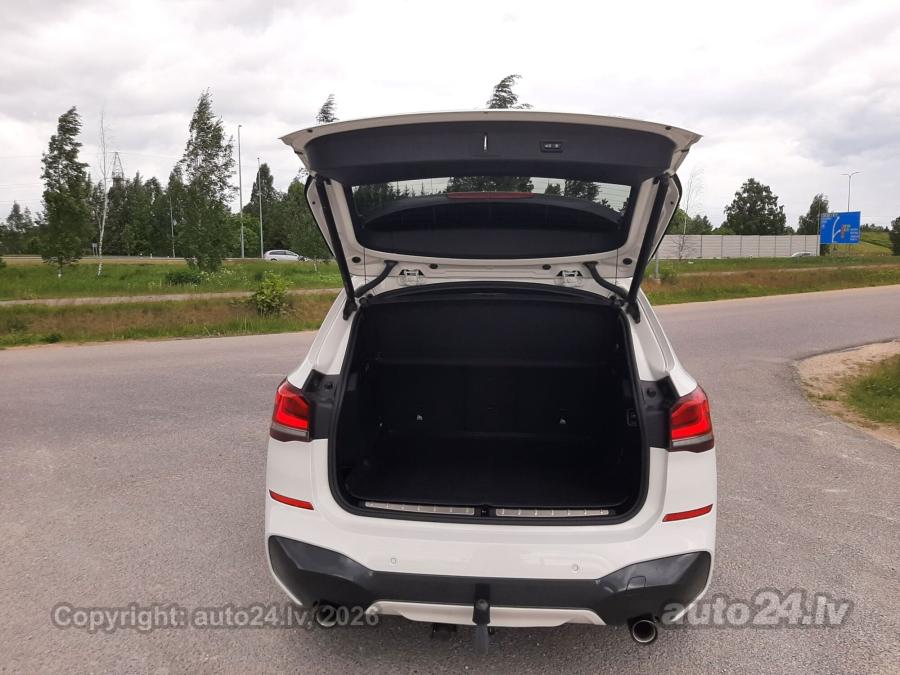 White BMW X1 2021 in Tartu, with an engine capacity of 2.00 L and mileage of 182 thousand km for 23290 €, photo 7 on AUTOMOTO.COM.LV