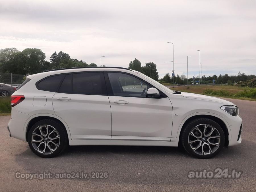 Balts BMW X1 2021 Tartu, ar dzinēja tilpumu 2.00 L un nobraukumu 1812 tūkst. km par 22990 €, foto 10 vietnē AUTOMOTO.COM.LV