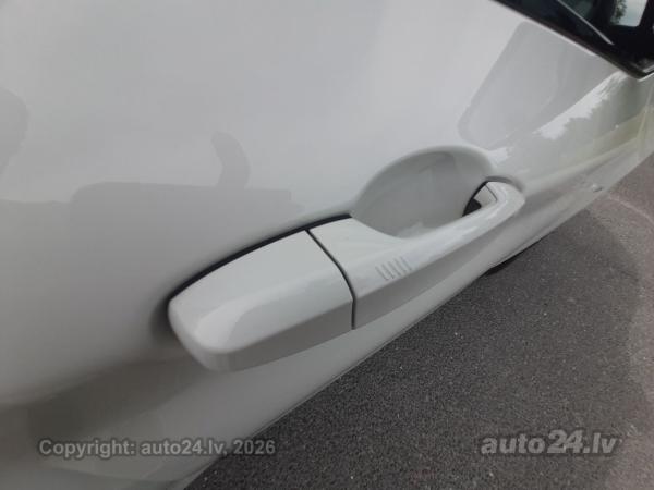White BMW X1 2021 in Tartu, with an engine capacity of 2.00 L and mileage of 1812 thousand km for 22990 €, photo 10 on AUTOMOTO.COM.LV