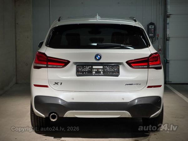 White BMW X1 2022 in Tallinn, with an engine capacity of 1.50 L and mileage of 116 thousand km for 24990 €, photo 9 on AUTOMOTO.COM.LV