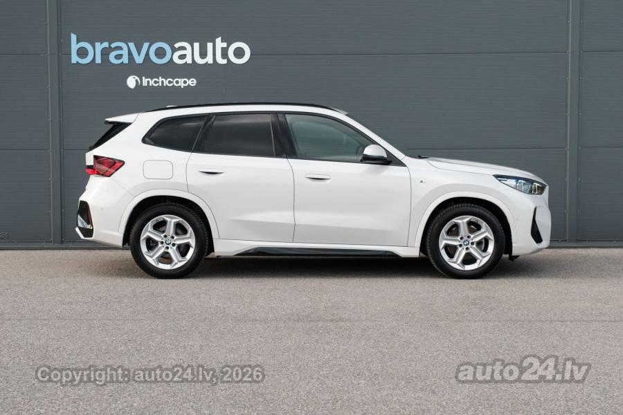 White BMW X1 2024 in Tartu, with an engine capacity of 2.00 L and mileage of 55 thousand km for 44900 €, photo 5 on AUTOMOTO.COM.LV