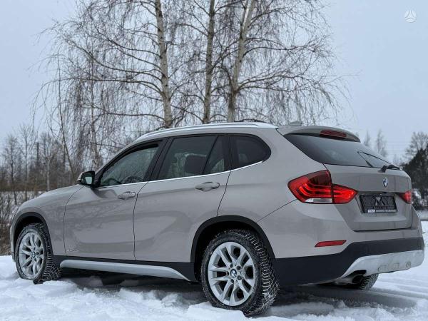 Yellow BMW X1 2014 in Siauliai, with an engine capacity of 2.00 L and mileage of 232 thousand km for 9950 €, photo 5 on AUTOMOTO.COM.LV