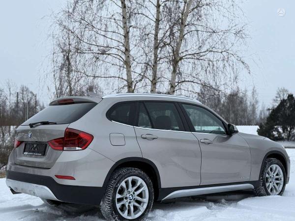 Yellow BMW X1 2014 in Siauliai, with an engine capacity of 2.00 L and mileage of 232 thousand km for 9950 €, photo 6 on AUTOMOTO.COM.LV