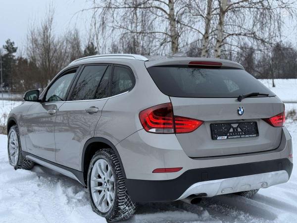 Yellow BMW X1 2014 in Siauliai, with an engine capacity of 2.00 L and mileage of 232 thousand km for 9950 €, photo 7 on AUTOMOTO.COM.LV