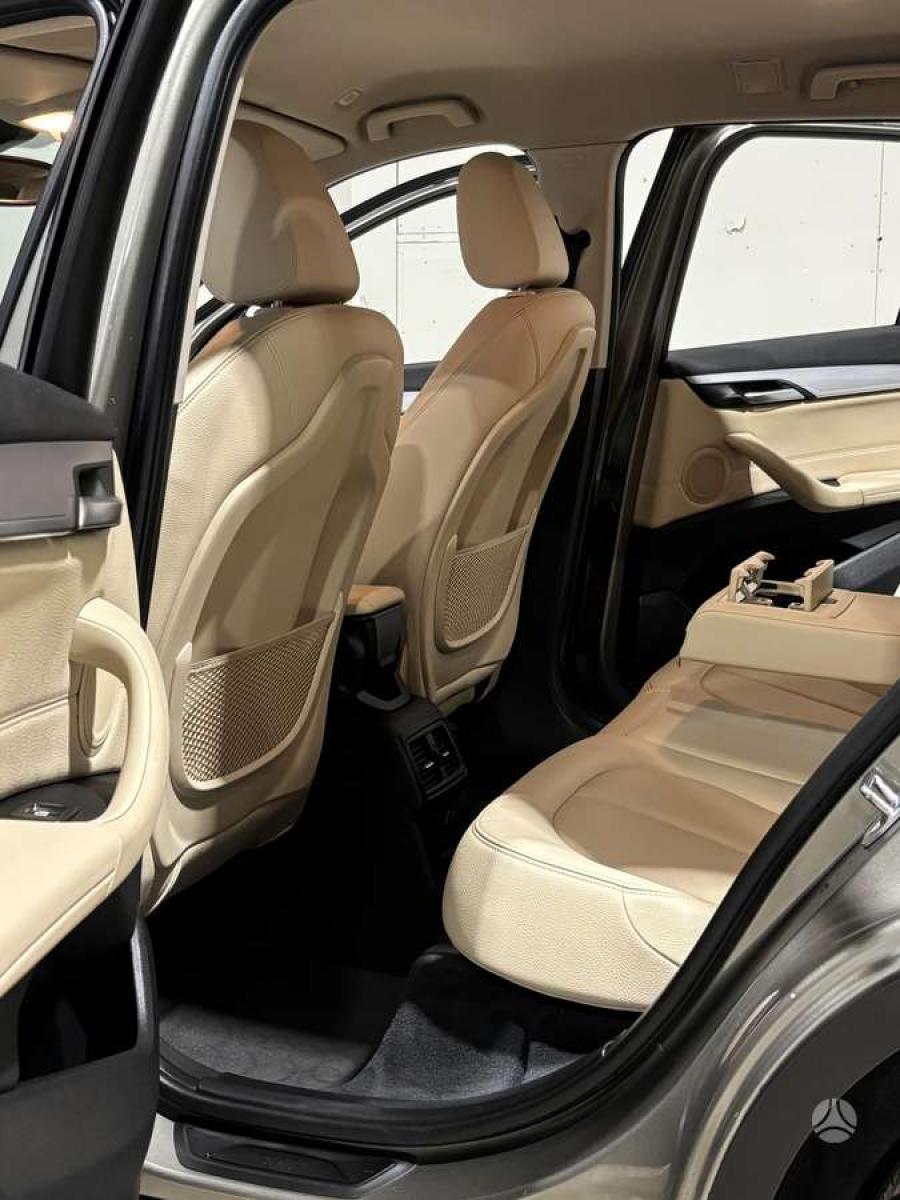 Yellow BMW X1 2017 in Klaipeda, with an engine capacity of 2.00 L and mileage of 154 thousand km for 13900 €, photo 18 on AUTOMOTO.COM.LV