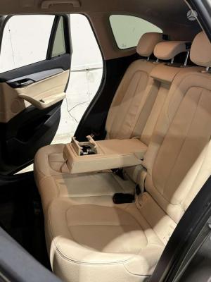 Yellow BMW X1 2017 in Klaipeda, with an engine capacity of 2.00 L and mileage of 154 thousand km for 13900 €, photo 29 on AUTOMOTO.COM.LV