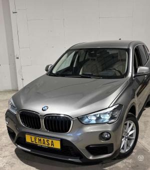 Yellow BMW X1 2017 in Klaipeda, with an engine capacity of 2.00 L and mileage of 154 thousand km for 13900 €, photo 31 on AUTOMOTO.COM.LV