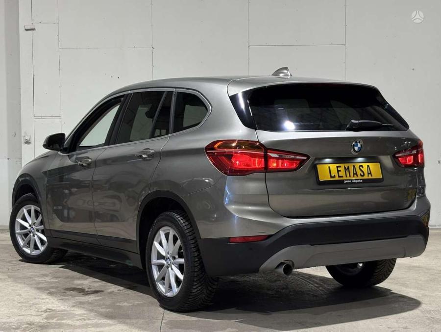 Yellow BMW X1 2017 in Klaipeda, with an engine capacity of 2.00 L and mileage of 154 thousand km for 13900 €, photo 33 on AUTOMOTO.COM.LV