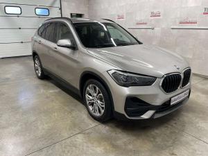 Yellow BMW X1 2021 in Vilnius, with an engine capacity of 2.00 L and mileage of 106 thousand km for 18634 €, photo 4 on AUTOMOTO.COM.LV