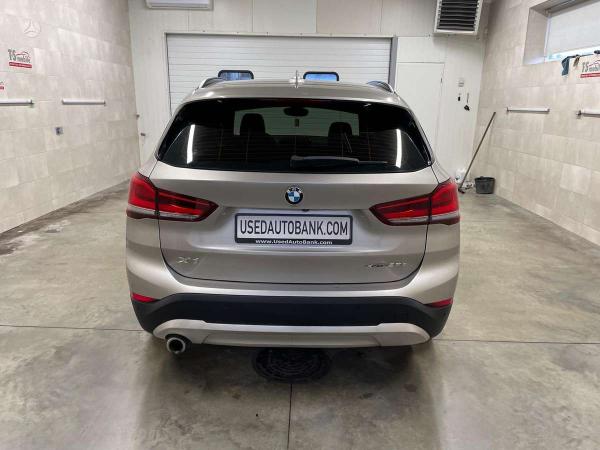 Yellow BMW X1 2021 in Vilnius, with an engine capacity of 2.00 L and mileage of 106 thousand km for 18634 €, photo 5 on AUTOMOTO.COM.LV