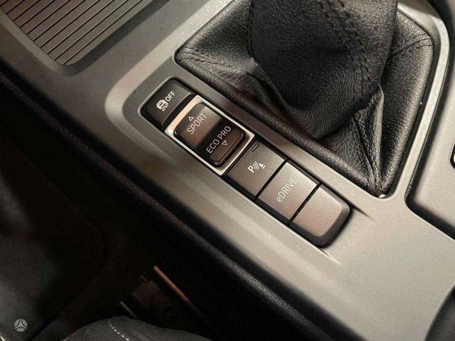 Yellow BMW X1 2021 in Vilnius, with an engine capacity of 2.00 L and mileage of 106 thousand km for 18634 €, photo 13 on AUTOMOTO.COM.LV