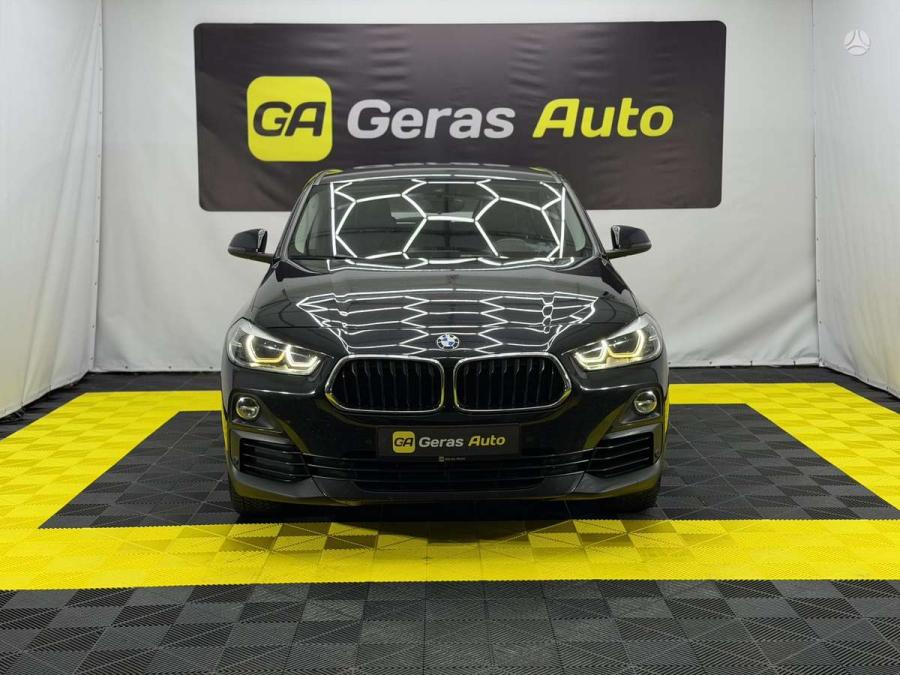 Black BMW X2 2018 in Vilnius, with an engine capacity of 2.00 L and mileage of 240 thousand km for 13990 €, photo 8 on AUTOMOTO.COM.LV