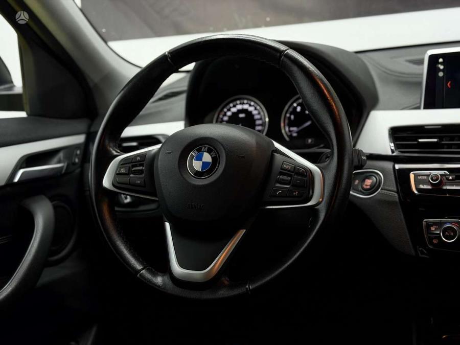 Black BMW X2 2018 in Vilnius, with an engine capacity of 2.00 L and mileage of 240 thousand km for 13990 €, photo 18 on AUTOMOTO.COM.LV