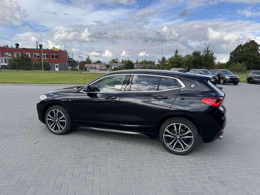 Black BMW X2 2018 in Telschi, with an engine capacity of 2.00 L and mileage of 235 thousand km for 14999 €, photo 4 on AUTOMOTO.COM.LV