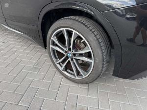 Black BMW X2 2018 in Telschi, with an engine capacity of 2.00 L and mileage of 235 thousand km for 14999 €, photo 15 on AUTOMOTO.COM.LV