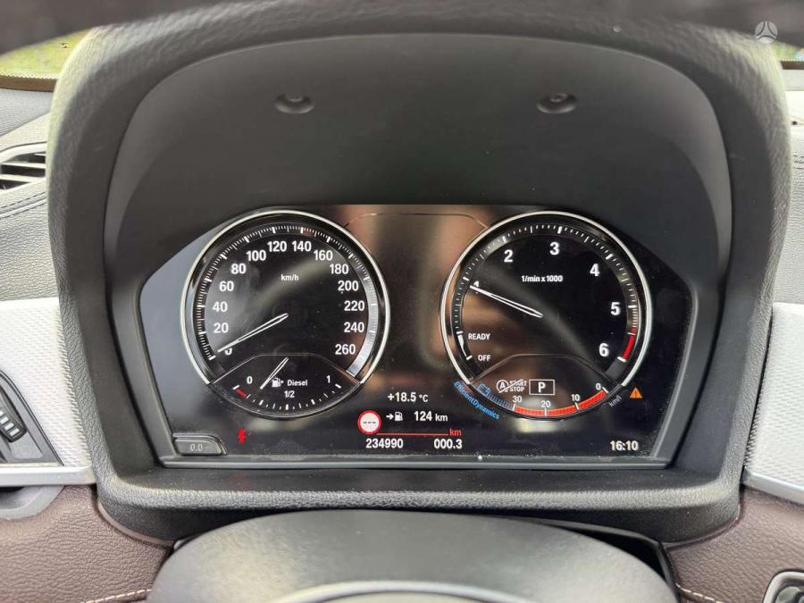 Black BMW X2 2018 in Telschi, with an engine capacity of 2.00 L and mileage of 235 thousand km for 14999 €, photo 38 on AUTOMOTO.COM.LV