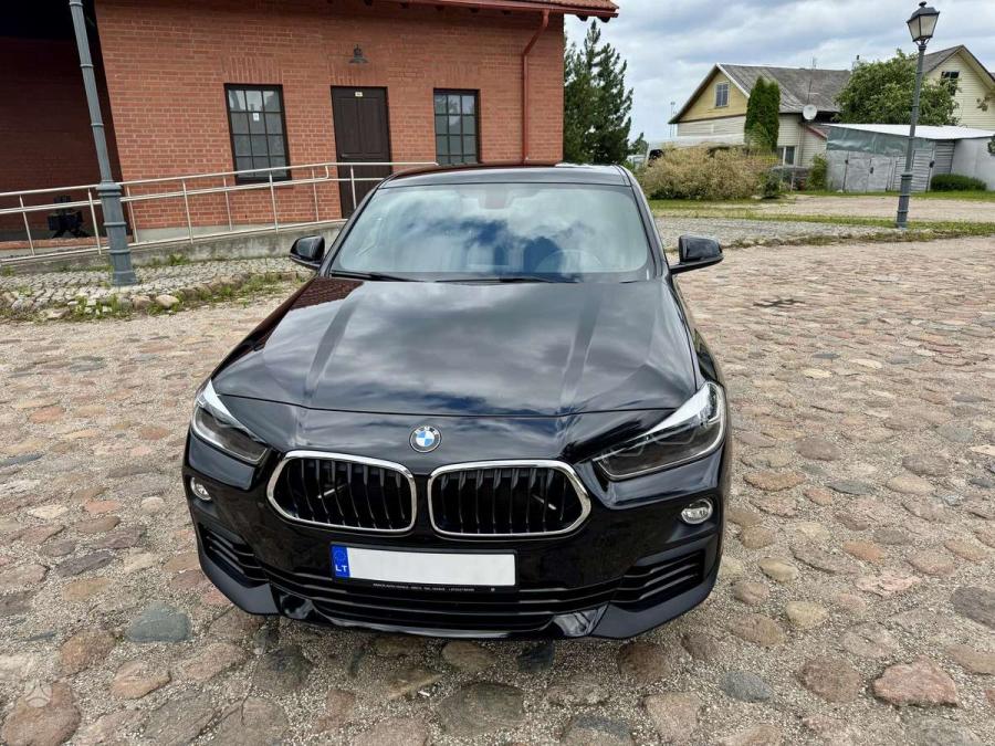 Black BMW X2 2019 in Panevezys, with an engine capacity of 2.00 L and mileage of 56 thousand km for 16499 €, photo 3 on AUTOMOTO.COM.LV