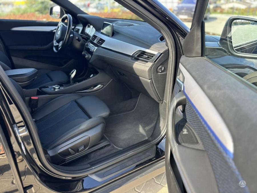 Black BMW X2 2019 in Vilnius, with an engine capacity of 2.00 L and mileage of 240 thousand km for 14300 €, photo 8 on AUTOMOTO.COM.LV