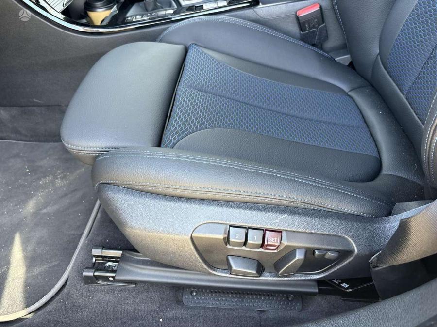 Black BMW X2 2019 in Vilnius, with an engine capacity of 2.00 L and mileage of 240 thousand km for 14300 €, photo 16 on AUTOMOTO.COM.LV