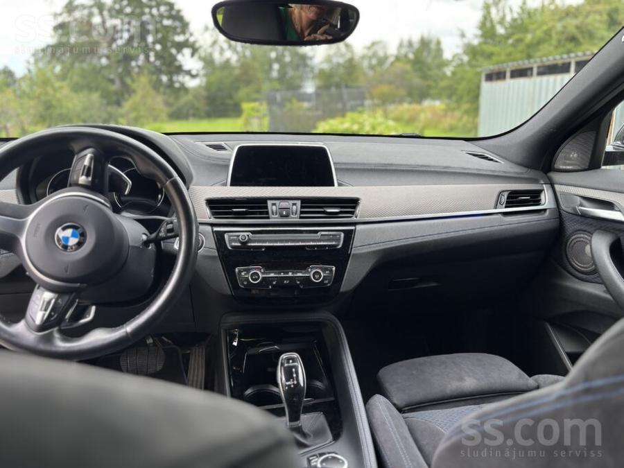 Black BMW X2 2019 in Riga, with an engine capacity of 2.00 L and mileage of 129 thousand km for 20900 €, photo 5 on AUTOMOTO.COM.LV