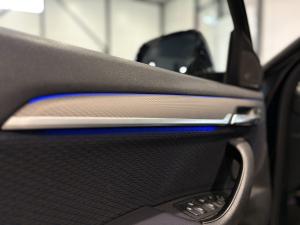 Black BMW X2 2019 in Riga, with an engine capacity of 2.00 L and mileage of 132 thousand km for 17690 €, photo 13 on AUTOMOTO.COM.LV