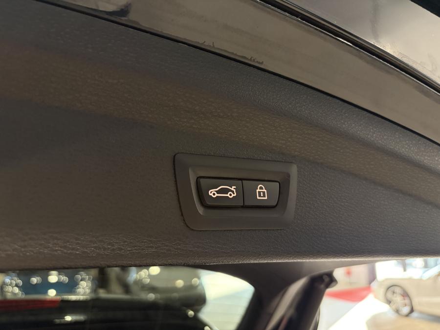 Black BMW X2 2019 in Riga, with an engine capacity of 2.00 L and mileage of 132 thousand km for 17690 €, photo 27 on AUTOMOTO.COM.LV
