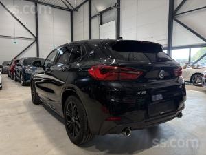Black BMW X2 2019 in Riga, with an engine capacity of 2.00 L and mileage of 132 thousand km for 17690 €, photo 5 on AUTOMOTO.COM.LV