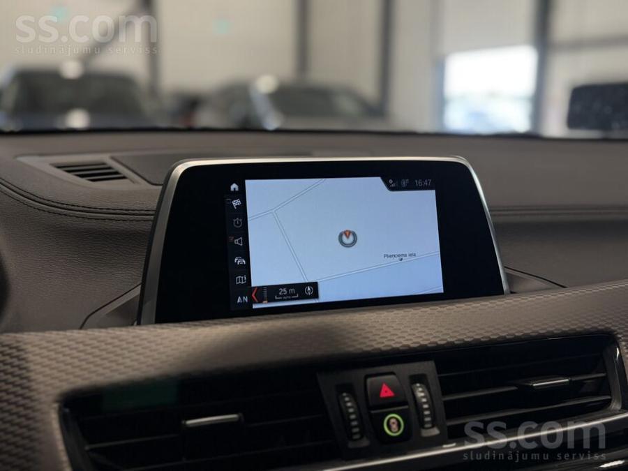 Black BMW X2 2019 in Riga, with an engine capacity of 2.00 L and mileage of 132 thousand km for 17690 €, photo 15 on AUTOMOTO.COM.LV