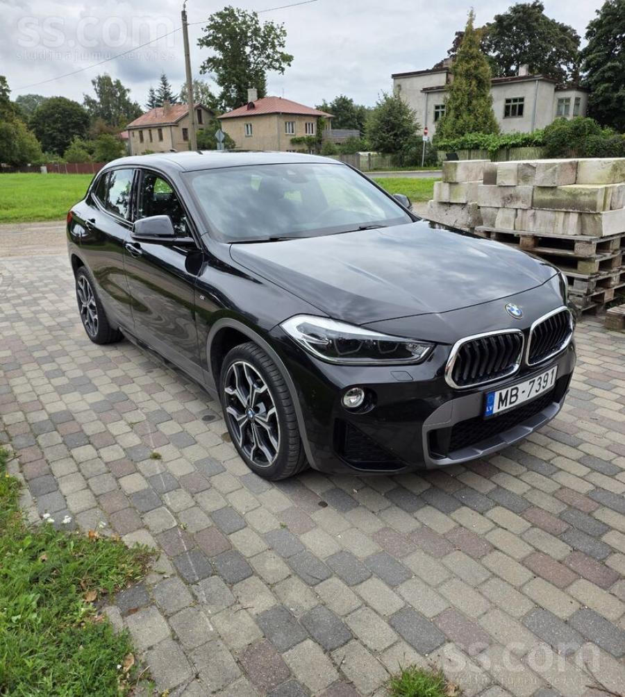 Black BMW X2 2019 in Riga, with an engine capacity of 2.00 L and mileage of 84 thousand km for 17800 €, photo 3 on AUTOMOTO.COM.LV