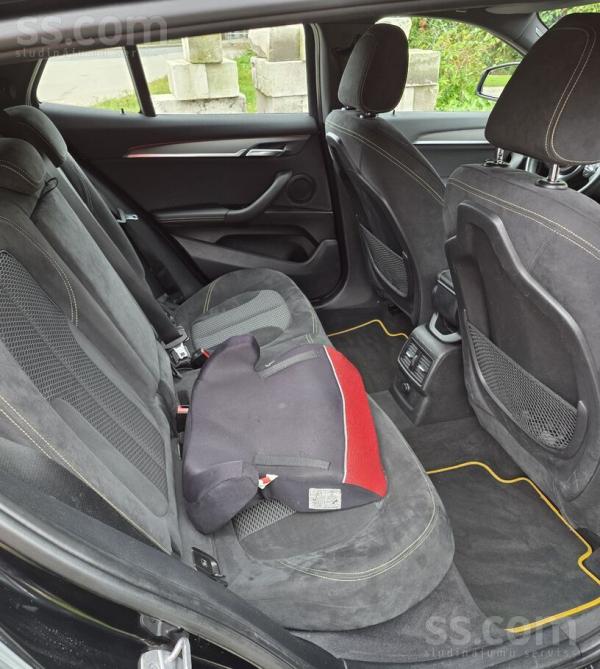 Black BMW X2 2019 in Riga, with an engine capacity of 2.00 L and mileage of 84 thousand km for 17800 €, photo 8 on AUTOMOTO.COM.LV