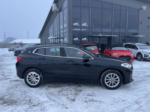 Melns BMW X2 2020 Tauragė, ar dzinēja tilpumu 2.00 L un nobraukumu 73 tūkst. km par 21900 €, foto 5 vietnē AUTOMOTO.COM.LV