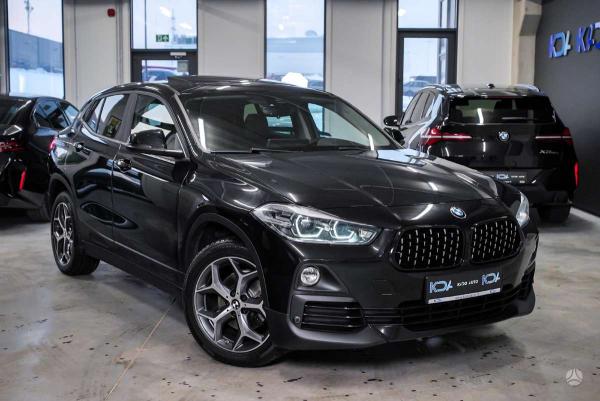 Black BMW X2 2020 in Kaunas, with an engine capacity of 1.50 L and mileage of 110 thousand km for 19950 €, photo 3 on AUTOMOTO.COM.LV