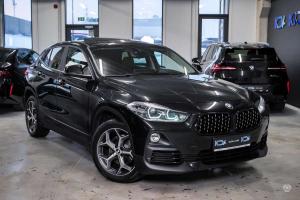 Black BMW X2 2020 in Kaunas, with an engine capacity of 1.50 L and mileage of 110 thousand km for 19950 €, photo 3 on AUTOMOTO.COM.LV