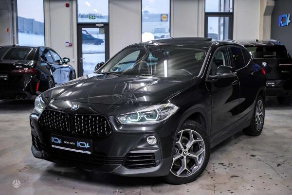 Black BMW X2 2020 in Kaunas, with an engine capacity of 1.50 L and mileage of 110 thousand km for 19950 €, photo 5 on AUTOMOTO.COM.LV