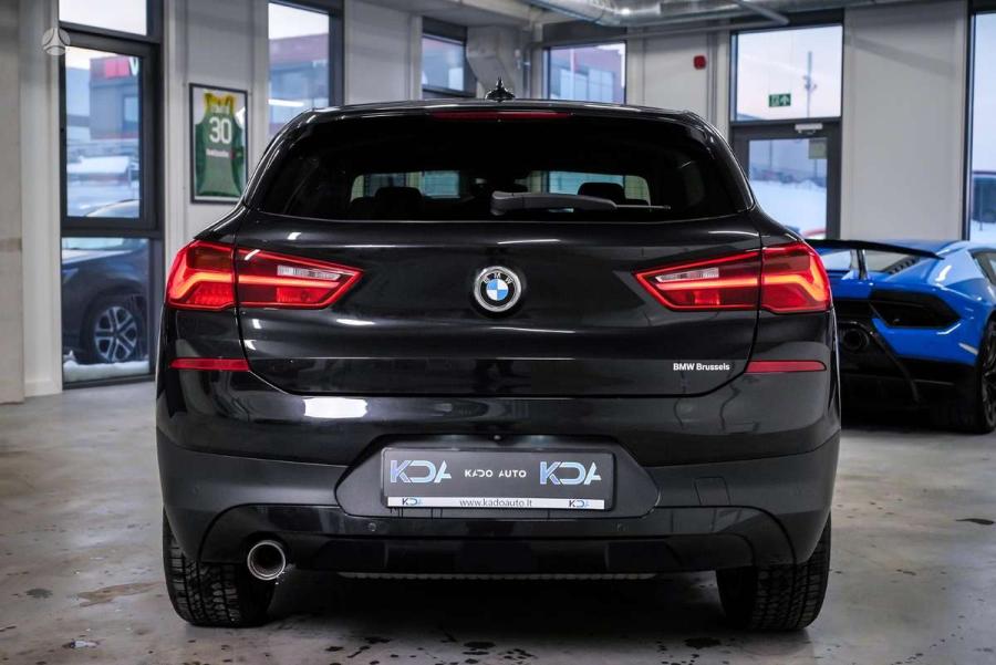 Black BMW X2 2020 in Kaunas, with an engine capacity of 1.50 L and mileage of 110 thousand km for 19950 €, photo 11 on AUTOMOTO.COM.LV