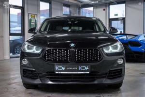 Black BMW X2 2020 in Marijampole, with an engine capacity of 1.50 L and mileage of 110 thousand km for 19750 €, photo 4 on AUTOMOTO.COM.LV