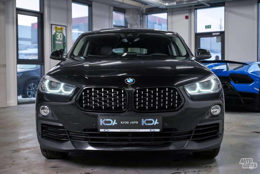 Black BMW X2 2020 in Marijampole, with an engine capacity of 1.50 L and mileage of 110 thousand km for 19450 €, photo 4 on AUTOMOTO.COM.LV