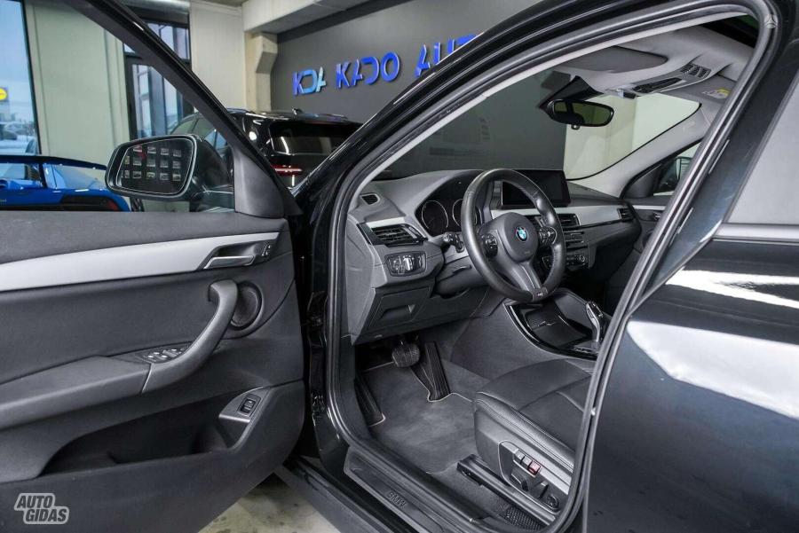 Black BMW X2 2020 in Marijampole, with an engine capacity of 1.50 L and mileage of 110 thousand km for 19450 €, photo 23 on AUTOMOTO.COM.LV