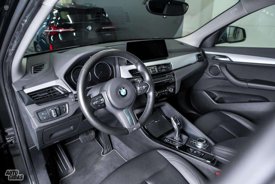 Black BMW X2 2020 in Marijampole, with an engine capacity of 1.50 L and mileage of 110 thousand km for 19450 €, photo 25 on AUTOMOTO.COM.LV