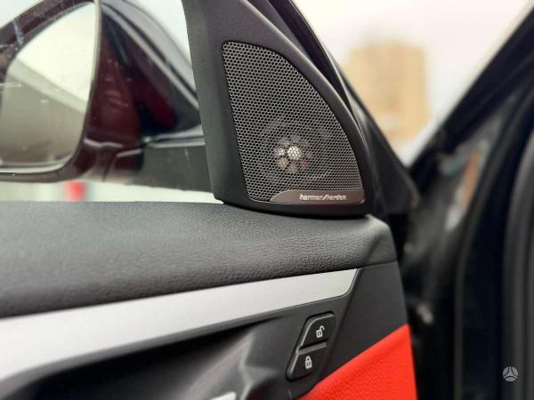 Black BMW X2 2020 in Vilnius, with an engine capacity of 2.00 L and mileage of 76 thousand km for 20900 €, photo 10 on AUTOMOTO.COM.LV